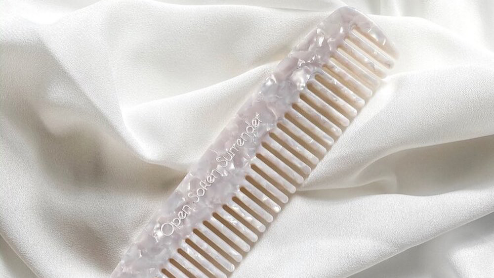 Comb For Pain Relief in Labour and Birth: How It Works & When To Use It